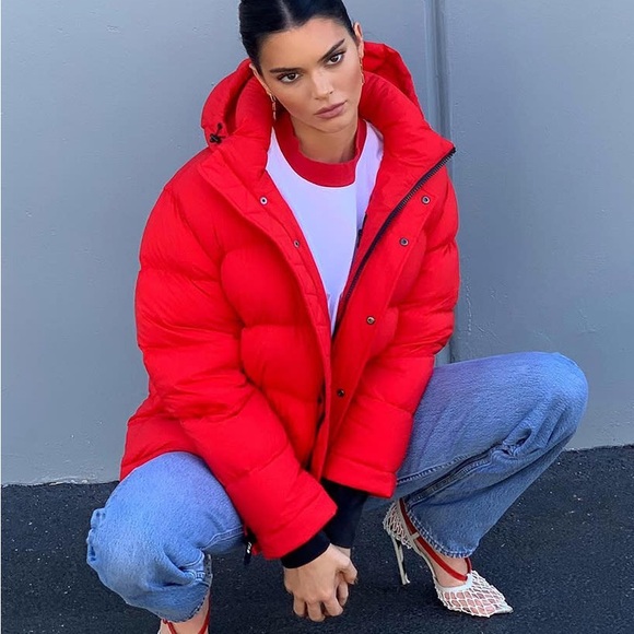 Aritzia | Jackets & Coats | Aritzia Tna Superpuff Catalina Womens Red ...